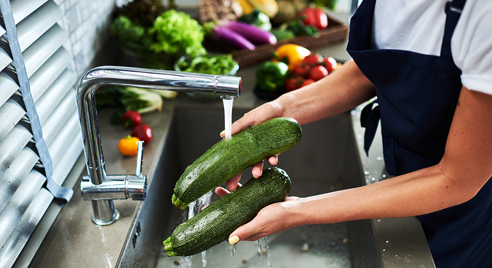 6 tips to clean and prepare food | This Is Living With Cancer ...